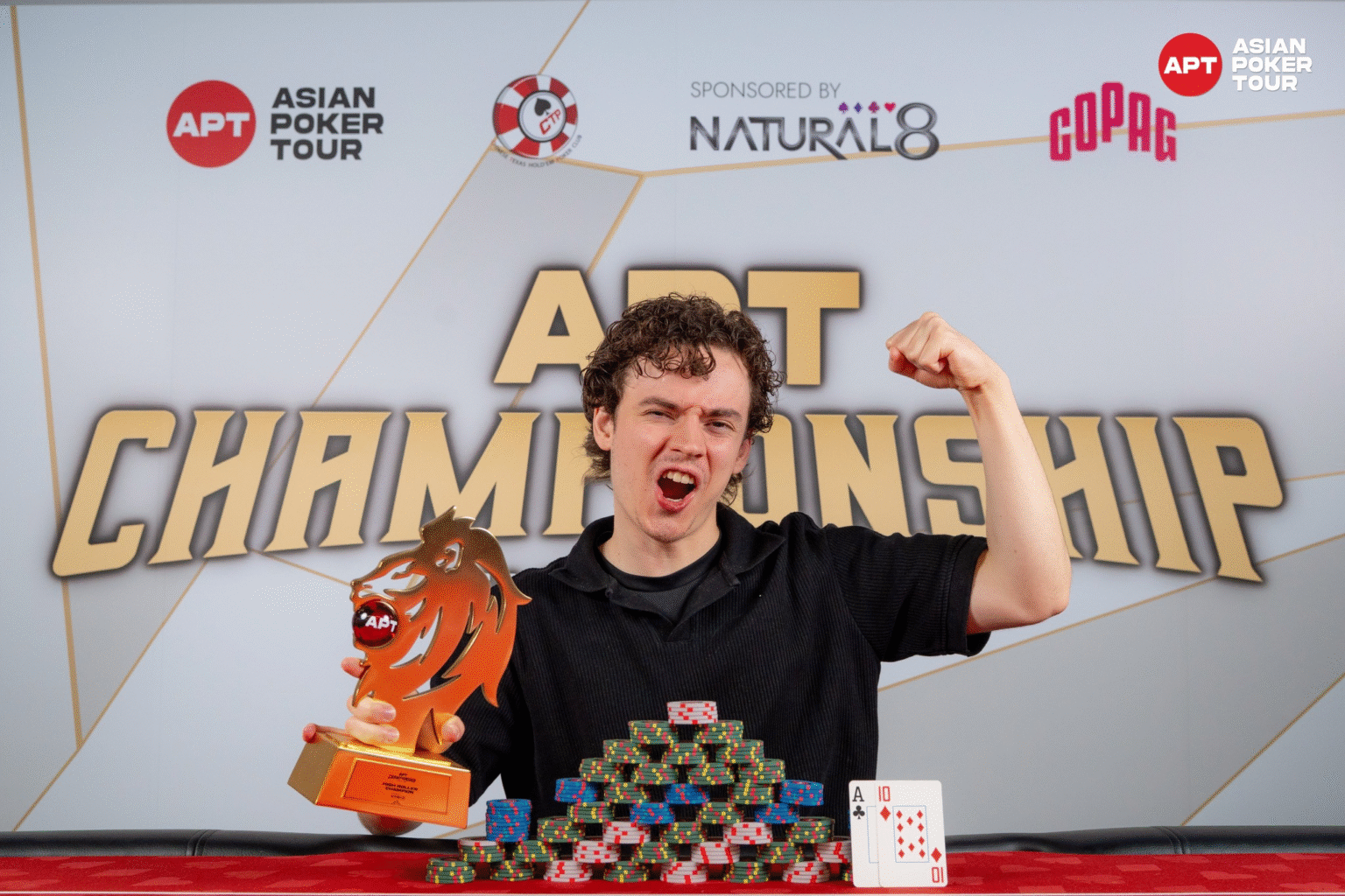 Johan Schultz-Pedersen med flot 3. plads i Taipei - Dansk Poker